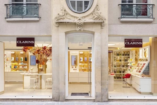 Découvrez l'univers Clarins dans nos boutiques - Clarins